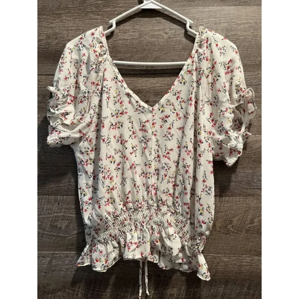 Sienna Sky | Tops | Sienna Sky Floral Blouse Blouse Size Large | Poshmark